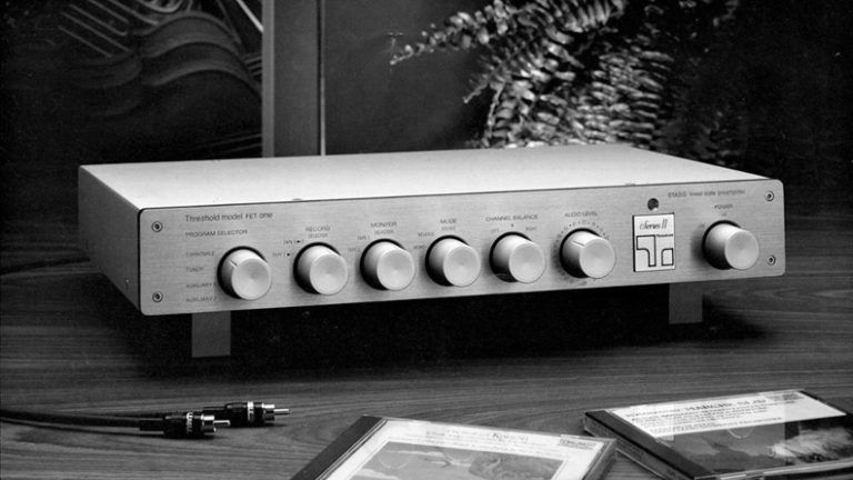 Le système hi-fi de Steve Jobs : Acoustat, Threshold, Denon...
